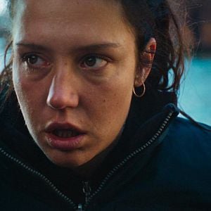 Planet B - Gefangen in einer anderen Welt - Film 2024 - FILMSTARTS.de