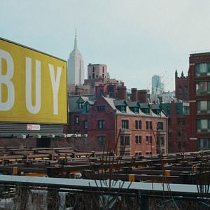 Buy Now: The Shopping Conspiracy - Dokumentarfilm 2024 - FILMSTARTS.de