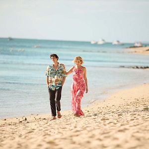 Flitterwochen mit meiner Mutter - Film 2025 - FILMSTARTS.de