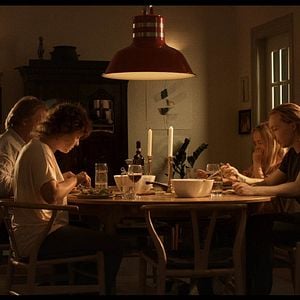 Needle Boy - Film 2016 - FILMSTARTS.de