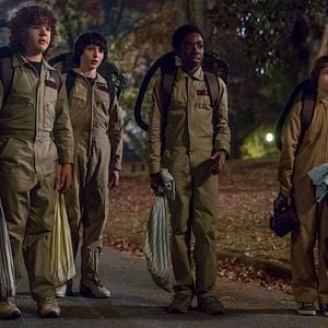 Stranger Things Staffel 2 - FILMSTARTS.de