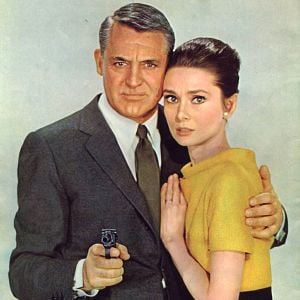 Charade - Film 1963 - FILMSTARTS.de