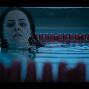 12 Feet Deep - Film 2017 - FILMSTARTS.de