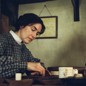 Ammonite - Film 2020 - FILMSTARTS.de