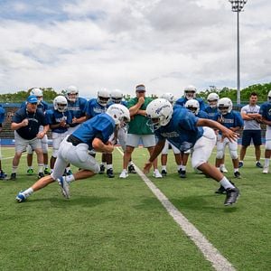 Home Team - Film 2022 - FILMSTARTS.de