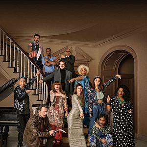 Unsuspicious - TV-serie 2022 - FILMSTARTS.de