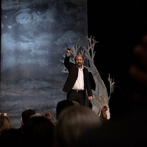 Ein Triumph - Film 2021 - FILMSTARTS.de