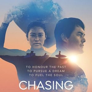 Bilder und Fotos zur Serie Chasing Waves - FILMSTARTS.de