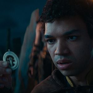 Justice Smith - FILMSTARTS.de