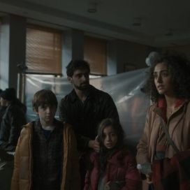 Infiltration - TV-Serie 2021 - FILMSTARTS.de