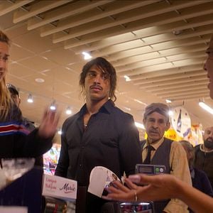 Neureiche - Film 2023 - FILMSTARTS.de