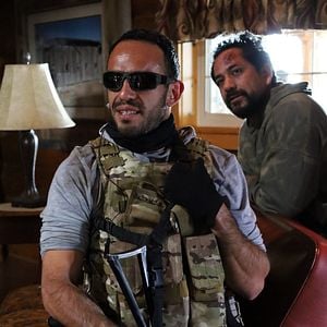 Shrapnel - Kampf mit dem Kartell - Film 2023 - FILMSTARTS.de