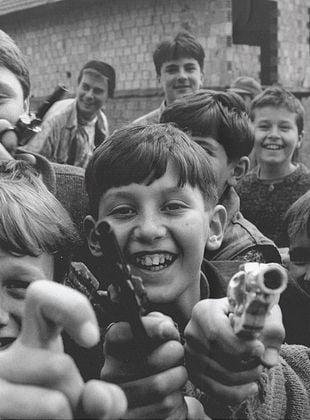 Kiss The Future - Film 2023 - FILMSTARTS.de