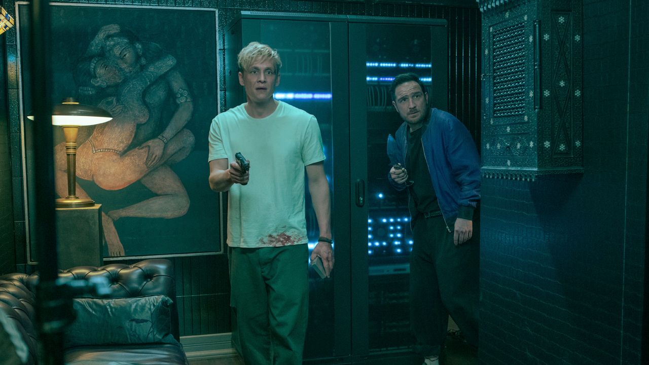 Matthias Schweighöfer wird in seiner Wohnung eingemauert: Netflix-Start ...