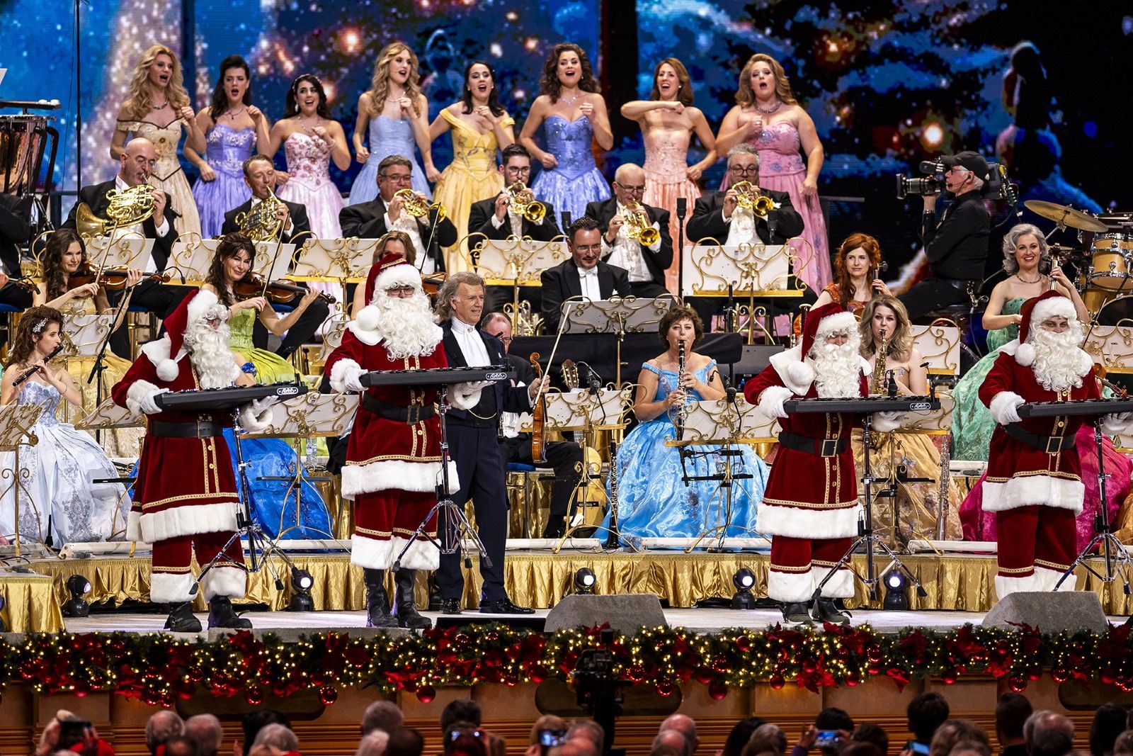 Foto zum Film André Rieu's 2024 Christmas Concert: Gold and Silver ...