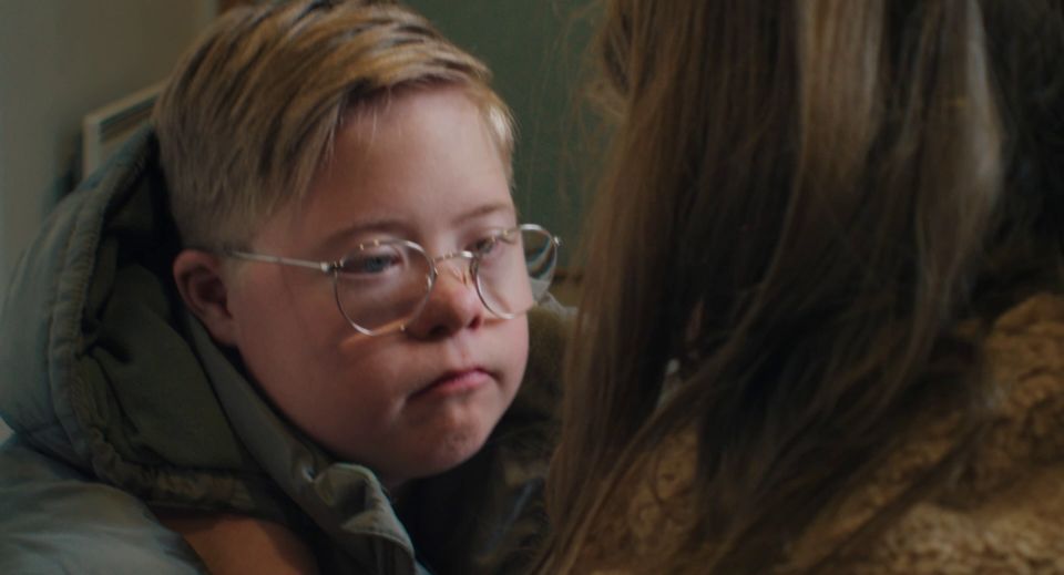 Lars ist LoL Trailer - Lars ist LoL Trailer DF - FILMSTARTS.de