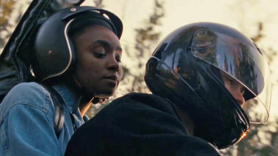 Dandelion Trailer - Dandelion Trailer OV - FILMSTARTS.de