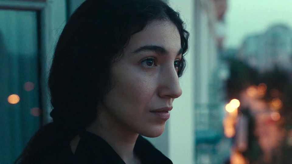 Aicha Trailer - Aicha Trailer OV - FILMSTARTS.de