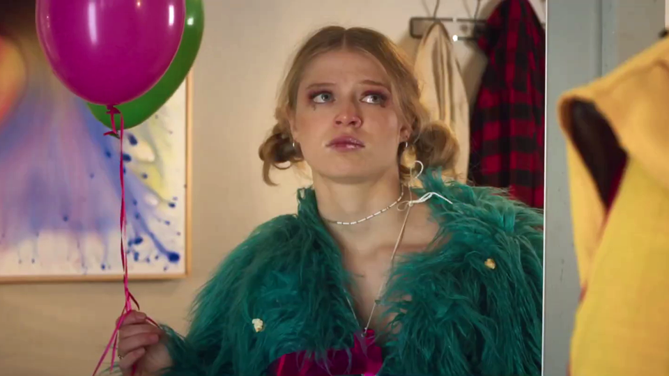 Broke. Alone. A Kinky Love Story Trailer - BROKE. ALONE. A kinky love ...