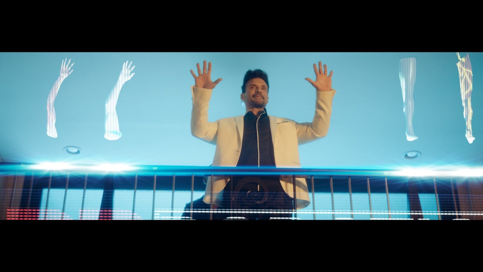 Foto zum Film MR-9: Secret Agent - Bild 4 auf 15 - FILMSTARTS.de