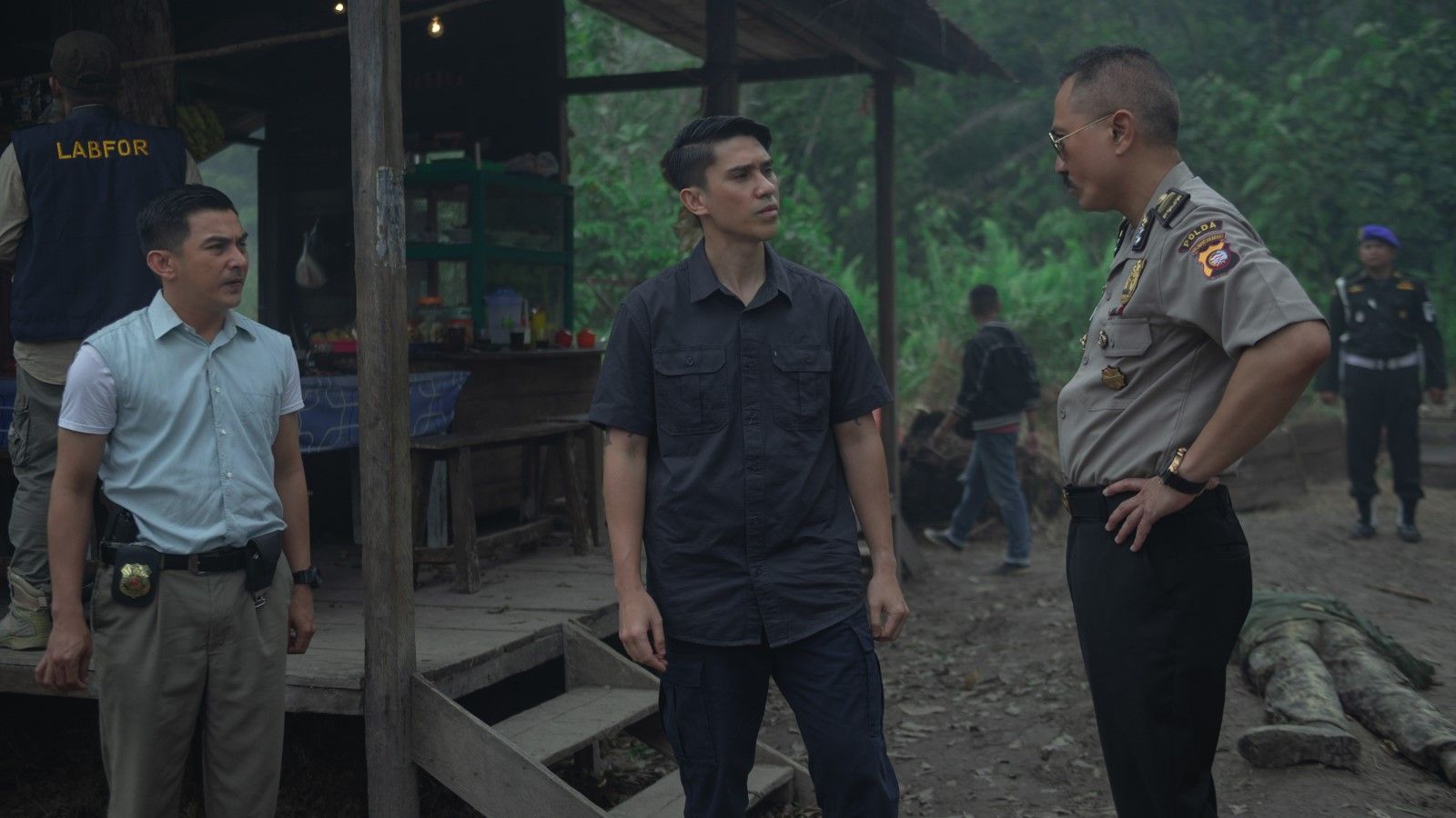 Foto zum Film Borderless Fog - Bild 16 auf 38 - FILMSTARTS.de