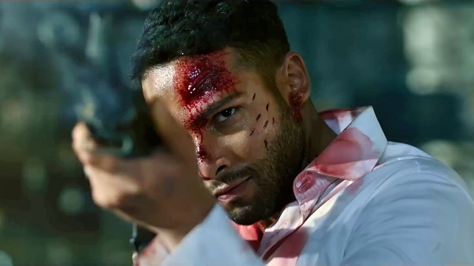 Yudhra Trailer - Yudhra Trailer OV - FILMSTARTS.de