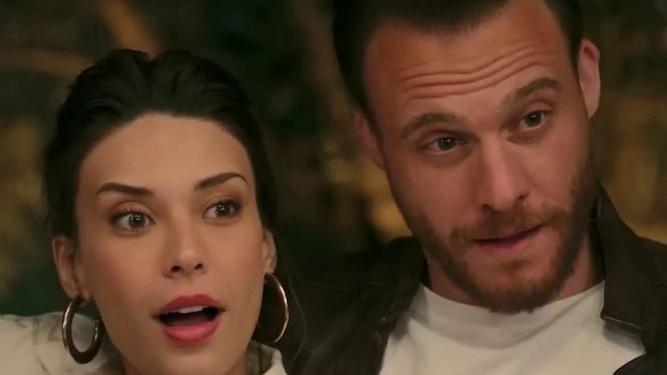 Mavi Mağara Trailer - Mavi Mağara Trailer OmeU - FILMSTARTS.de