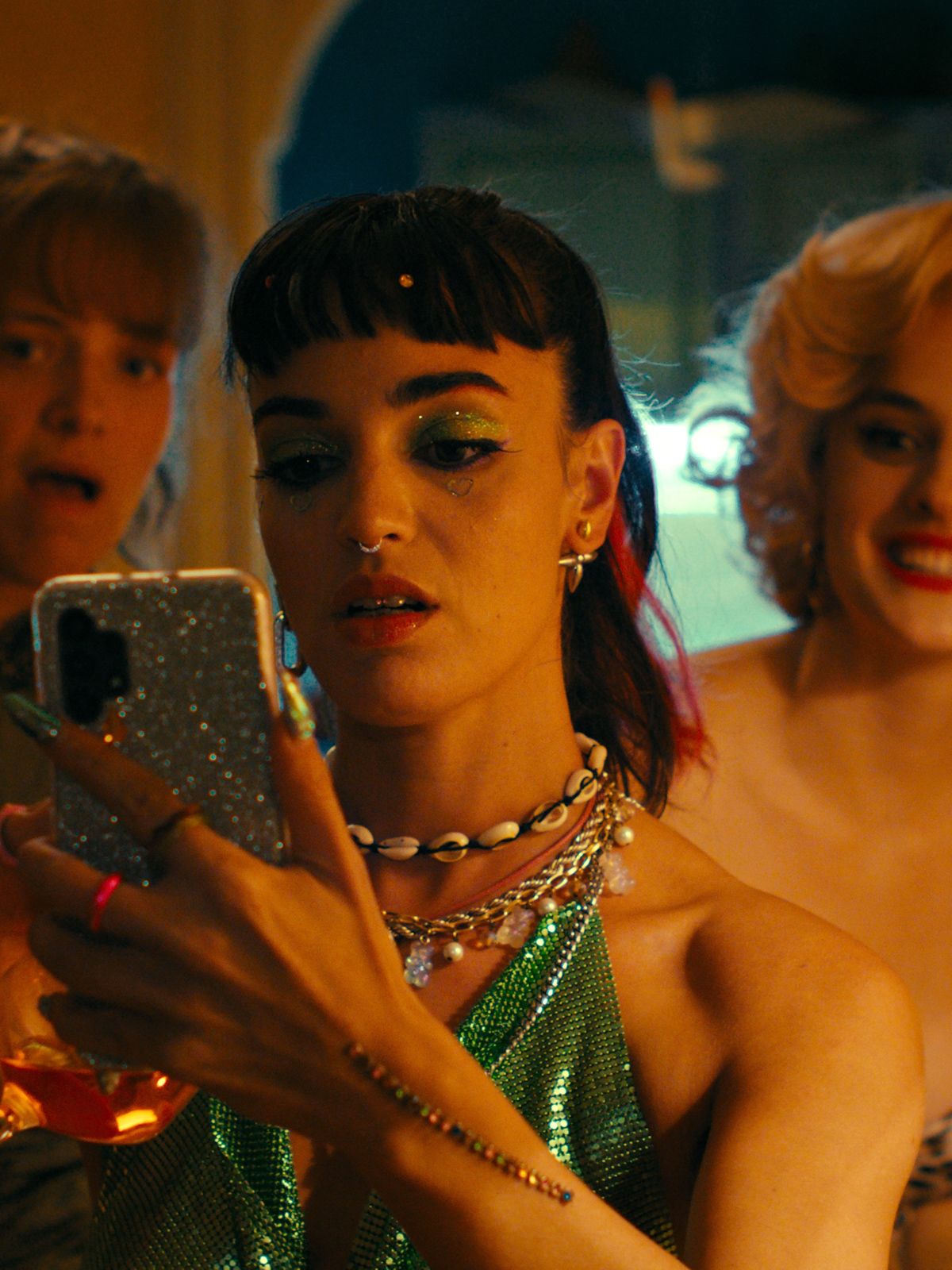 The Balconettes - Film 2024 - FILMSTARTS.de