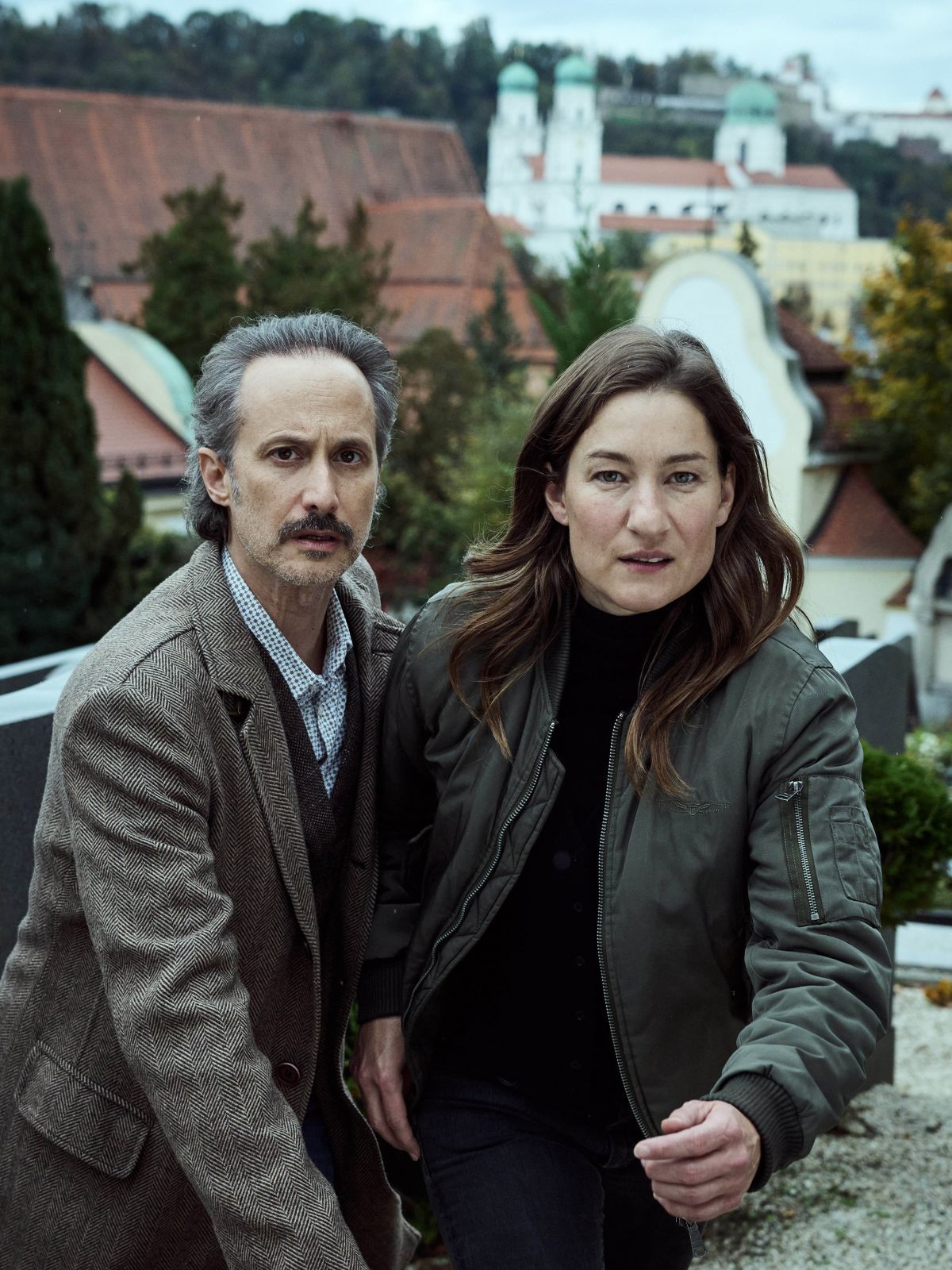 Bis auf den Knochen - Ein Krimi aus Passau - Film 2025 - FILMSTARTS.de