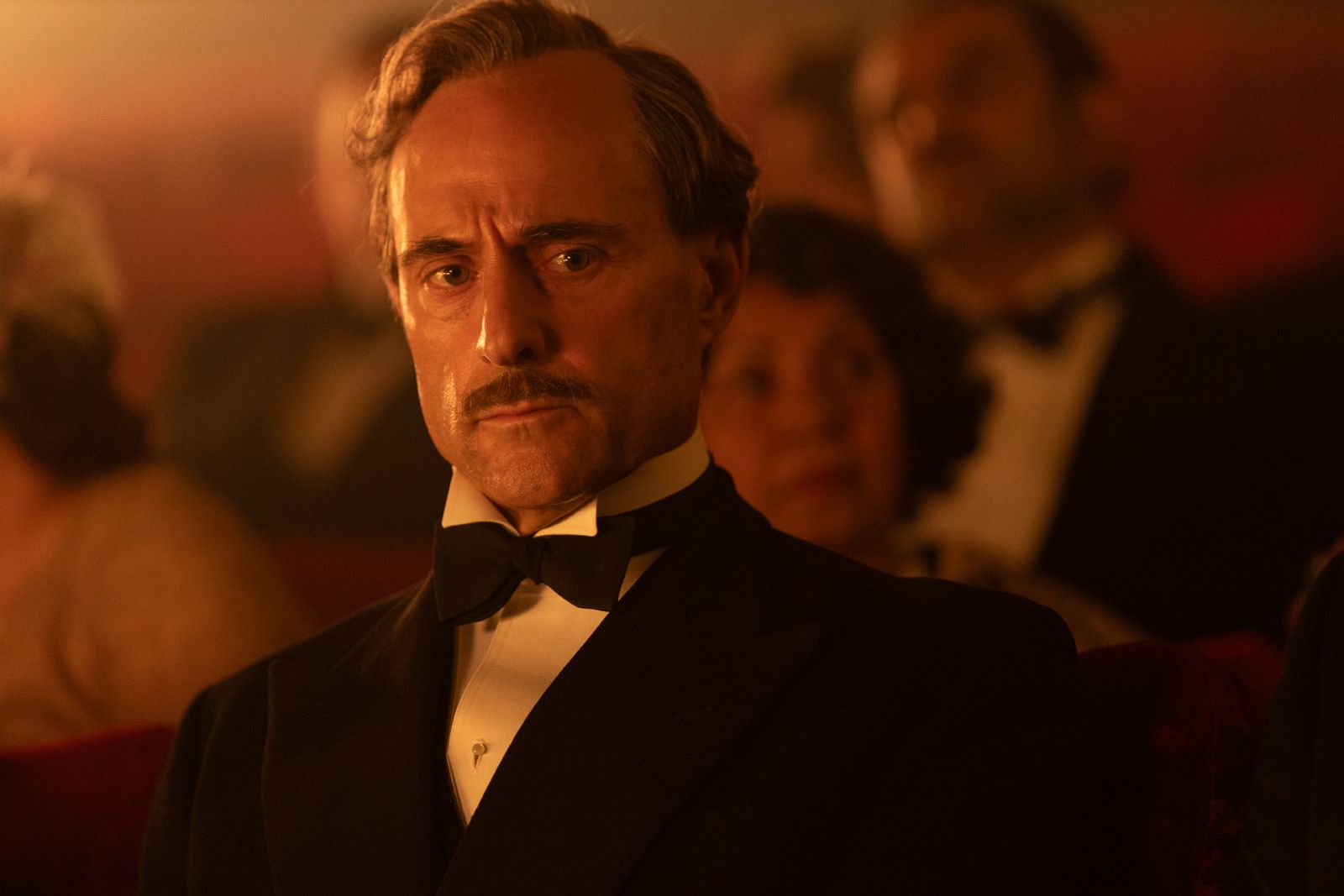 Bild zu Mark Strong - The Critic : Bild Mark Strong - Foto 7 von 108 ...