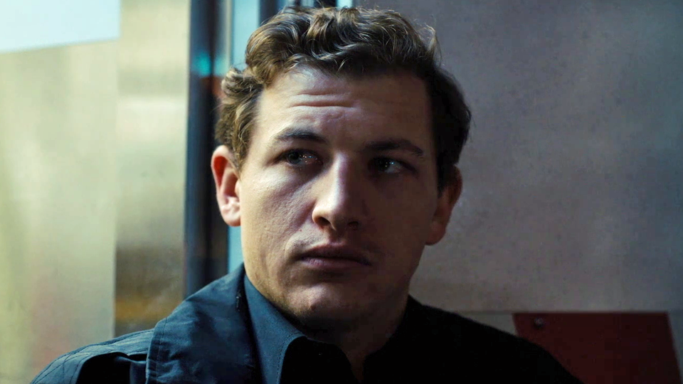 Asphalt City Trailer - Asphalt City Trailer DF - FILMSTARTS.de