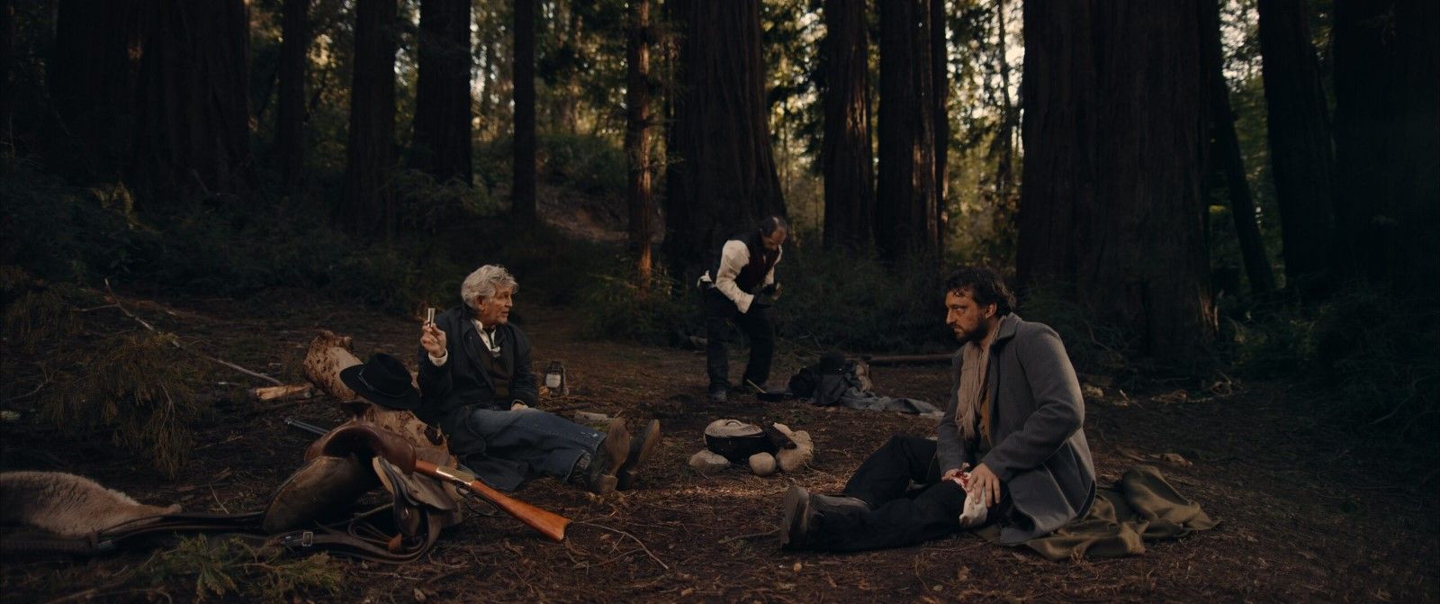 Foto zum Film 5 Outlaws - Brennender Horizont - Bild 2 auf 7 - FILMSTARTS.de