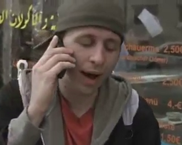 Wholetrain Trailer - Wholetrain Trailer DF - FILMSTARTS.de