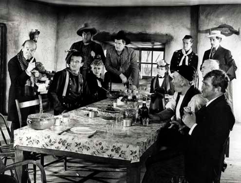 Bild zu John Wayne - Ringo : Bild Claire Trevor, Andy Devine, John ...