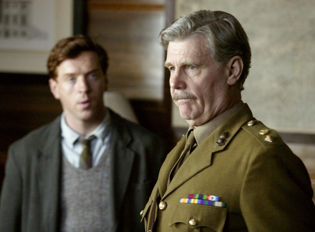 Bild zu James Fox - Bild James Fox, Damian Lewis - Foto 12 von 17 ...