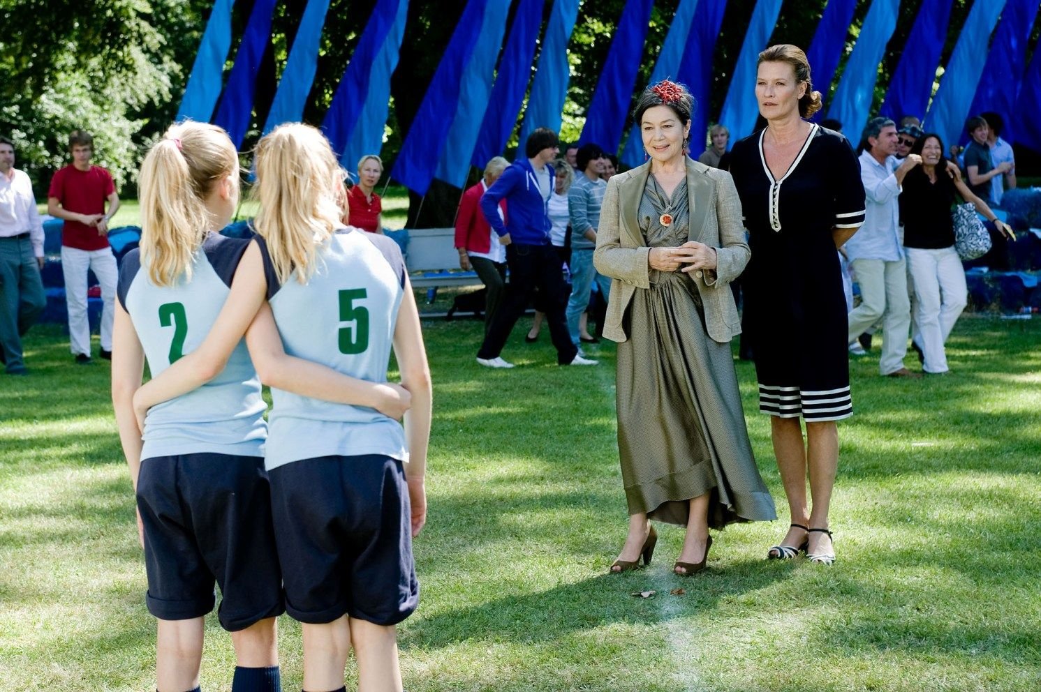 Foto zum Film Hanni & Nanni - Bild 3 auf 8 - FILMSTARTS.de