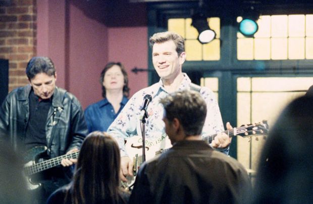 Melrose Place: Bild Chris Isaak - 280 von 427 - FILMSTARTS.de