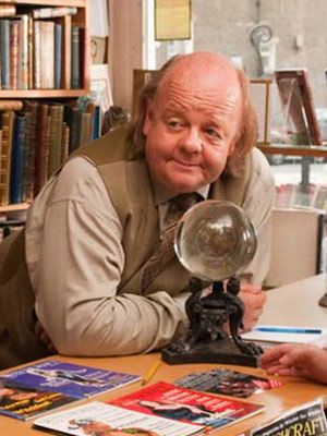 Roger Ashton-Griffiths : ihre Filme und Serien im Stream - FILMSTARTS.de