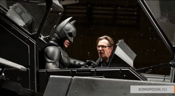 "The Dark Knight Rises": Neue Bilder zeigen Batman im Bett mit Miranda ...
