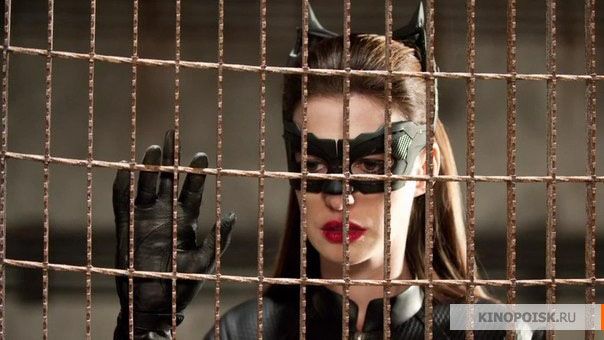 "The Dark Knight Rises": Neue Bilder zeigen Batman im Bett mit Miranda ...