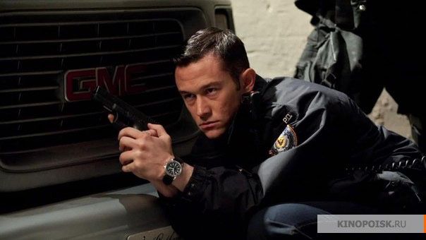 "The Dark Knight Rises": Neue Bilder zeigen Batman im Bett mit Miranda ...