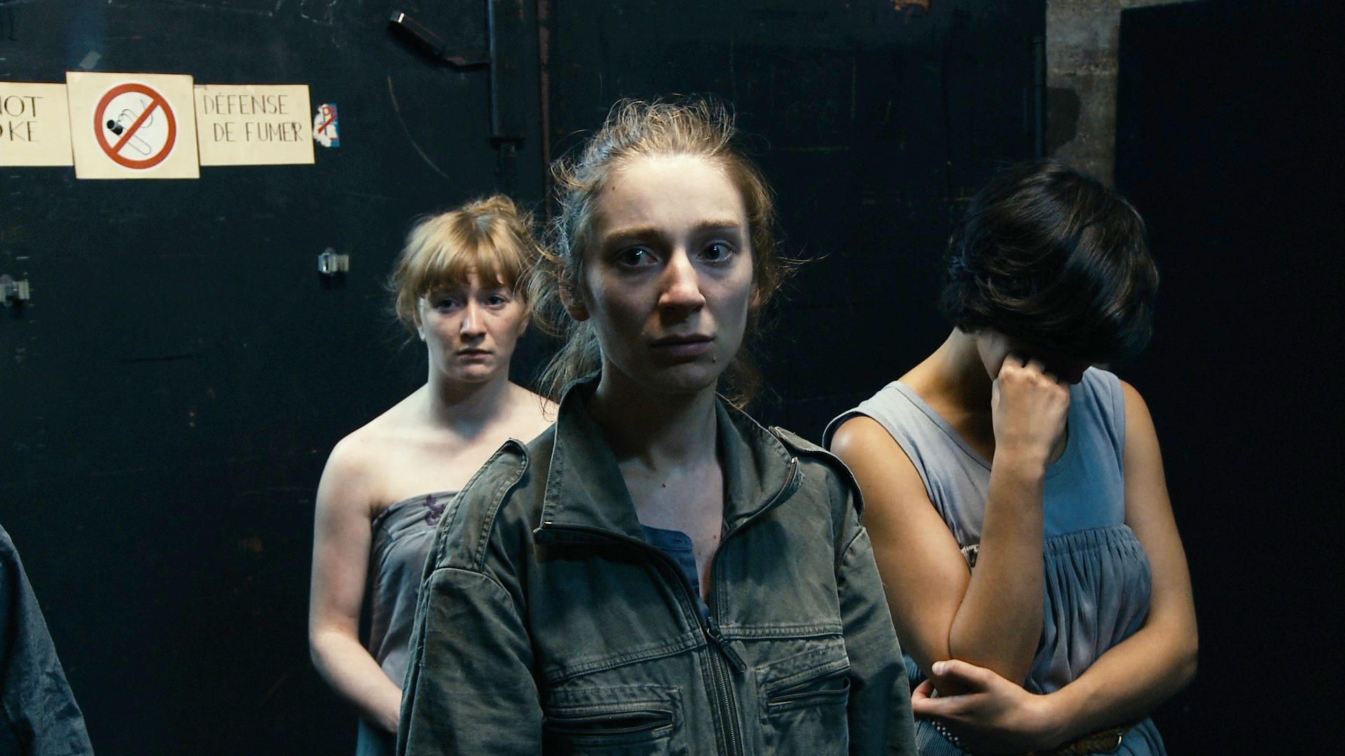 Foto zum Film Unten Mitte Kinn - Bild 2 auf 8 - FILMSTARTS.de