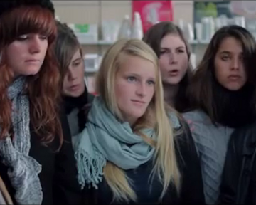 17 Mädchen Trailer - 17 Mädchen Trailer DF - FILMSTARTS.de