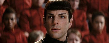 Neues Setbild zu "Star Trek 2": Zachary Quinto im stylischen "Vulcano ...