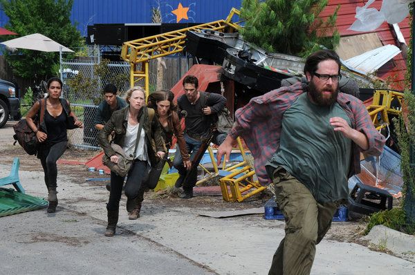 Revolution (2012): Revolution (2012) : Bild JD Pardo, Daniella Alonso ...