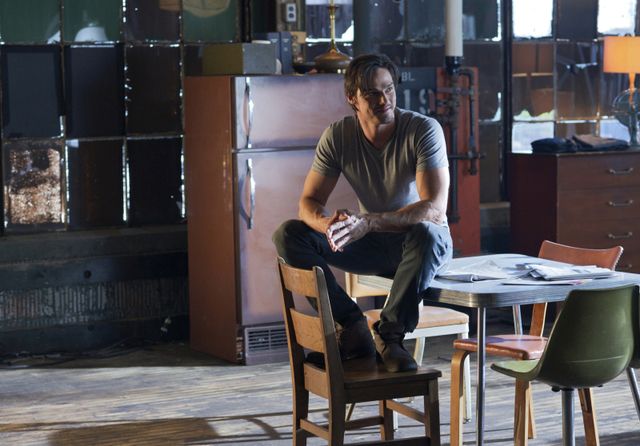 Bild zu Jay Ryan (III) - Beauty and The Beast (2012) : Bild Jay Ryan ...