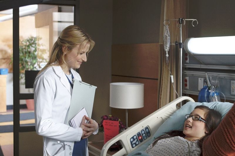 Bild zu Mamie Gummer - Emily Owens, M.D. : Bild Mamie Gummer, Sarah ...