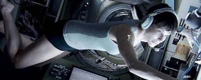 Sandra Bullock allein und verzweifelt im All im zweiten Teil des "Gravity"-Trailer-Trios - Kino ...