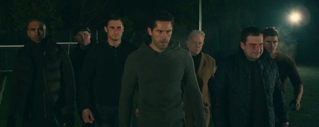 Scott Adkins prügelt sich durch den ersten deutschen Trailer zu ...