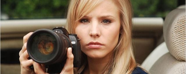 Kristen Bell als taffe Detektivin auf neuen Bildern zur Leinwand ...